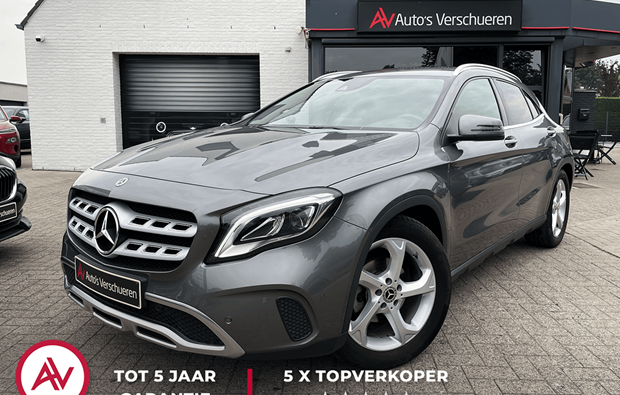 Mercedes-Benz GLA 180 Progressive 7G-DCT